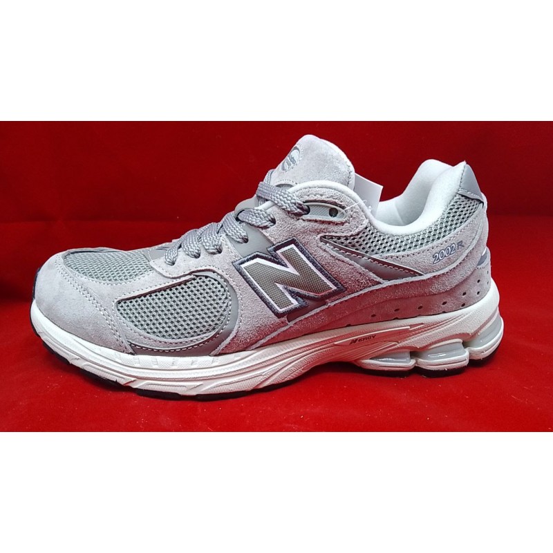 New Balance 2002 R